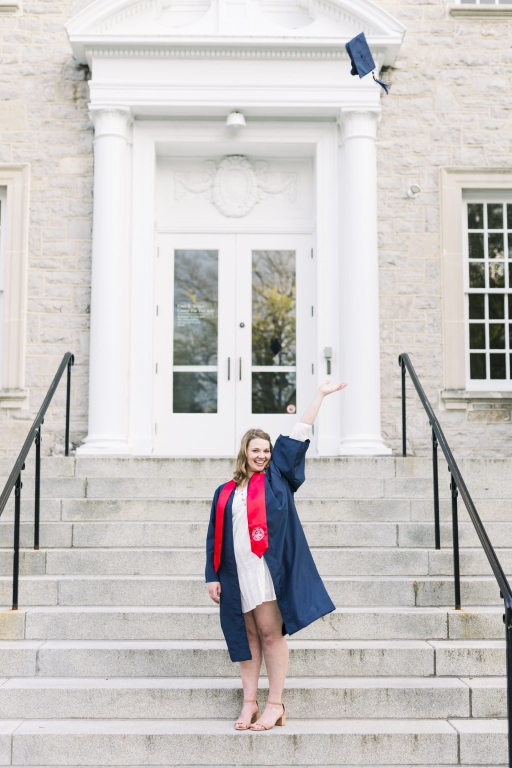 Emmi - Graduation Photos - hollymariephotography.com